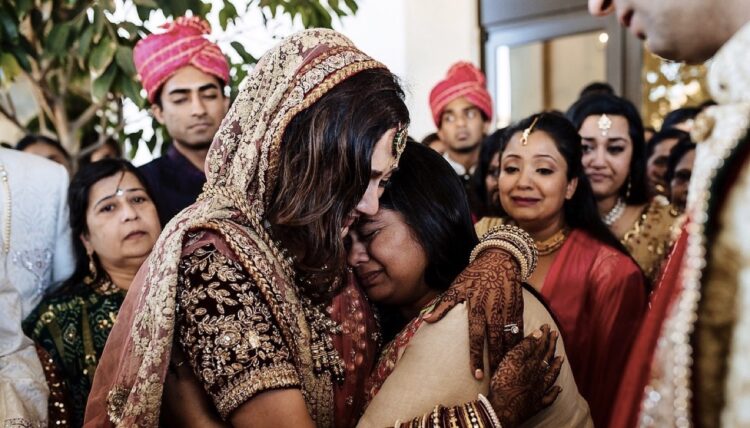 10 Emotional Things Moms Feel When Their Daughters Get Married