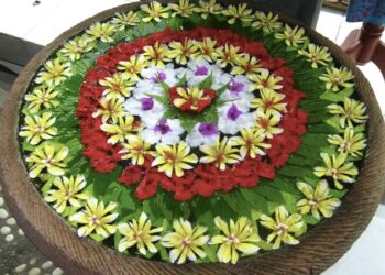 20+ Onam Pookalam & Rangoli Design Ideas With Flowers