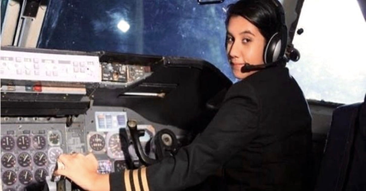 Meet Ayesha Aziz, India’s Youngest Pilot, Who Got Her License At Age Of 16