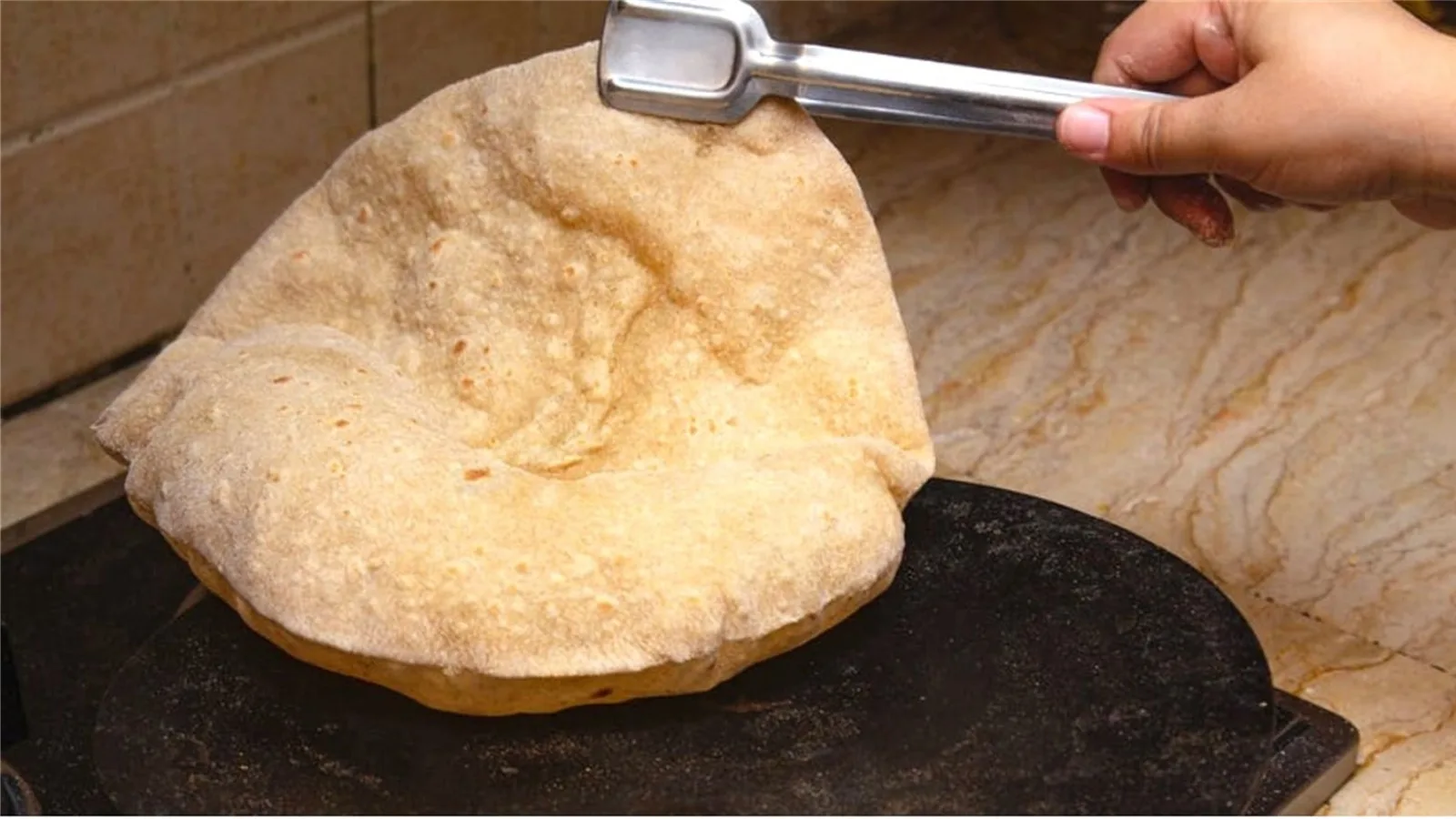 Calories In One Roti (Chapati) With or Without Ghee: Is It Healthy?