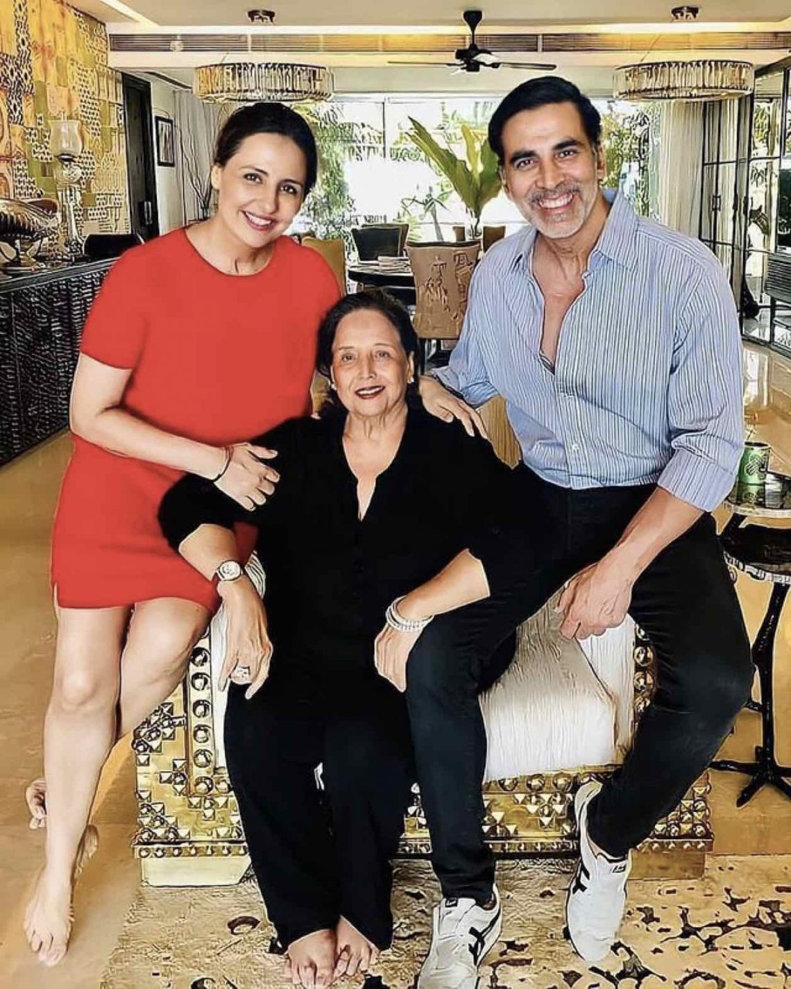 Who Is Alka Bhatia? Akshay Kumar's Sister Who Avoids Limelight - Iforher