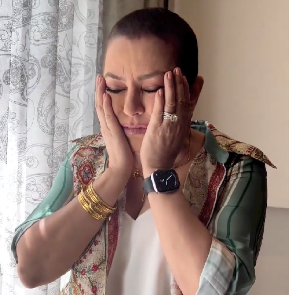 Actress Mahima Breaks Down While Revealing Breast Cancer Struggle