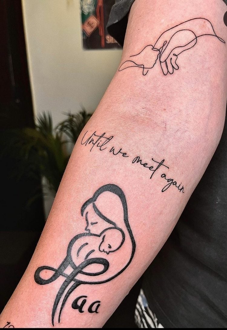 40 RIP Memorial Tattoos Ideas For Dad, Mom & Others - IForHer